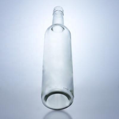 Cina 500 ml 700 ml 750 ml 1000 ml Bottiglia di vetro trasparente per il trattamento della superficie del whisky stampato a caldo in vendita