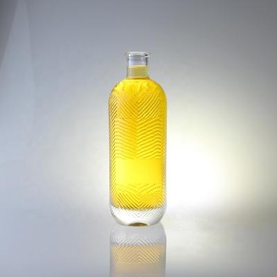 Cina Bottiglia di vetro trasparente di 500 ml, 700 ml e 750 ml con colletto di vetro e materiale di base in vendita