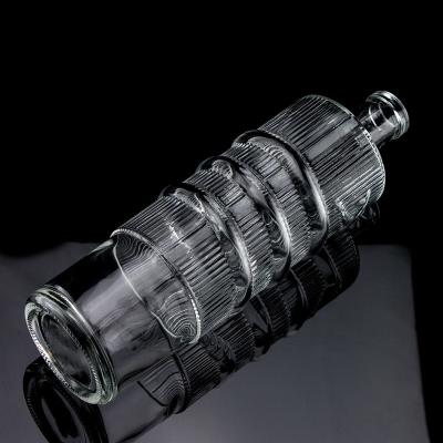 Cina Bottiglia di vetro in rilievo di lusso 750ml 1000ml Gin Rum Champagne Tequila Whisky con sughero in vendita