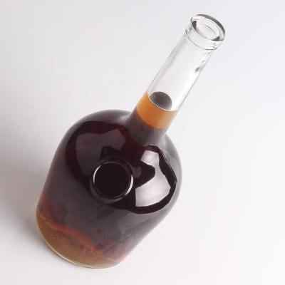 Cina Bottiglie di vetro di pietra a fondo spessa a collo lungo su misura per vodka gin rum champagne in vendita