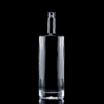 Cina Bottiglie in vetro da 1750 ml a 1000 ml per liquori personalizzate Bottiglie rotonde di vodka Utilizzo versatile in vendita