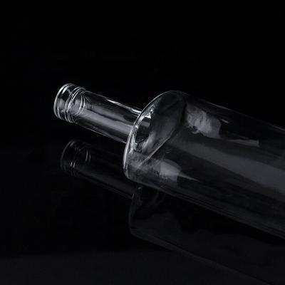 Cina Bottiglie in vetro da 1750 ml a 1000 ml per liquori personalizzate Bottiglie rotonde di vodka Utilizzo versatile in vendita
