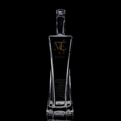 Cina Unica bottiglia di vetro Super Flint da 750 ml con sughero per rum Vodka Whisky in vendita