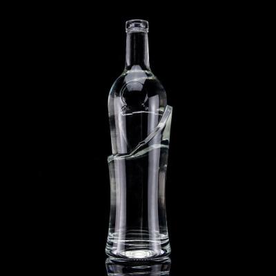 Cina Bottiglia di vetro Super Flint 750 ml con tappo a vite per VODKA personalizzata in rilievo in vendita