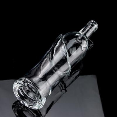Cina Bottiglia di vetro Super Flint 750 ml con tappo a vite per VODKA personalizzata in rilievo in vendita