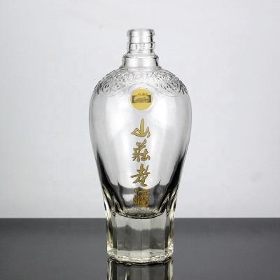 Cina Tipo di tenuta in vetro CROWN CAP 500 ml 750 ml Bottiglia di Ginseng da liquore medicato in vendita