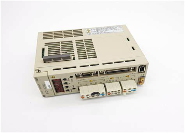 Yaskawa Sigma 2 Series Servo Drives SGDH-A3BE Brand New In Box 0