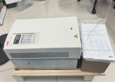 中国 ABB ACS800-01-0040-3 + P901 高効率産業駆動システム 変速周波数インバーター 販売のため