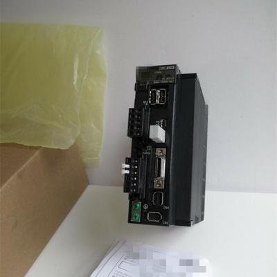 중국 R88D-KN10F-ML2 OMRON AC Servodriver, MECHATROLINK-II의 단 하나 3 단계 400 VAC, 1kW 판매용