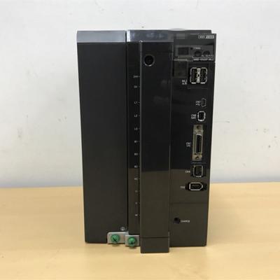 중국 R88D-KN30F-ML2 OMRON AC Servodriver, MECHATROLINK-II, 삼상 400 VAC, 3kW 판매용