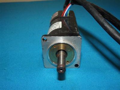 China GARANTIA 1YR LIVRE BRANDNEW do servo motor SGM-01A3SU31 0.87A 0.318N.m de YASKAWA à venda