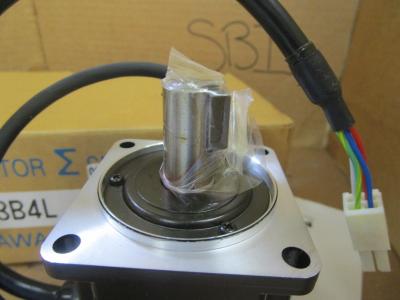 China Nuevo motor servo SGM-02U3B4L SGM02U3B4L 200W 200V 2 amperio 3000r/min de la CA de Yaskawa en venta