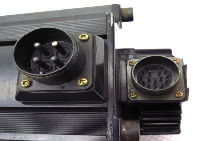 中国 箱で新しい新しい産業サーボ モーターYaskawa 32.8A ACサーボ モーターSGMG-44A2AB 販売のため