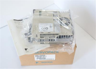 中国 サーボ運転者YASKAWA SGD7S-2R8A00A002 400W 2N/Mの2500RPM*NIB新しい原物 販売のため