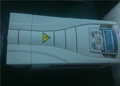 中国 ABBインバーターACS550-01-03A3-4 0.75kw 50/60のHzの頻度コンバーター 販売のため