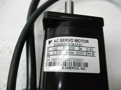 중국 옴론 SGMAS-01ACA2C 서보 모터 200 Ｖ 0.91 3000 R/MIN 17이 증분형 엔코더를 물었습니다 판매용
