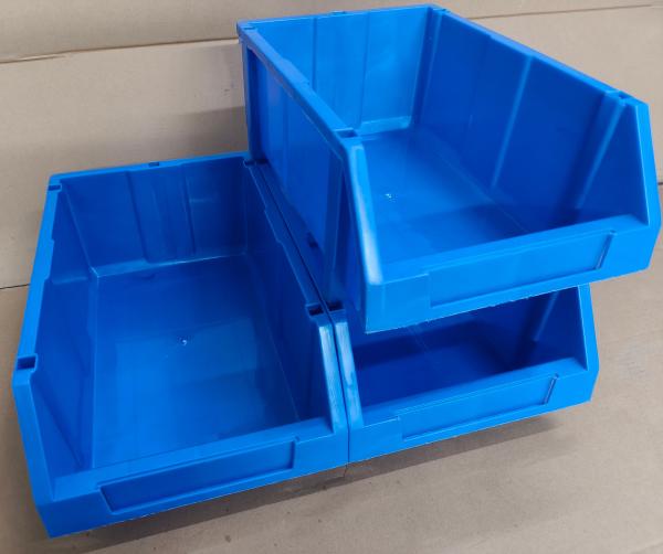 Quality Environmentally Friendly Antistatic Blue Plastic Container, RoHS Certified, Customizable Surface Resistance, Lid & Stackable Design Supported for sale