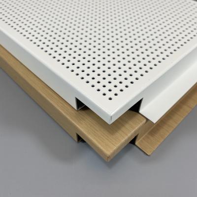 Cina Mattonelle false acustiche perforate dell'interno sospese del soffitto per la griglia di T in vendita