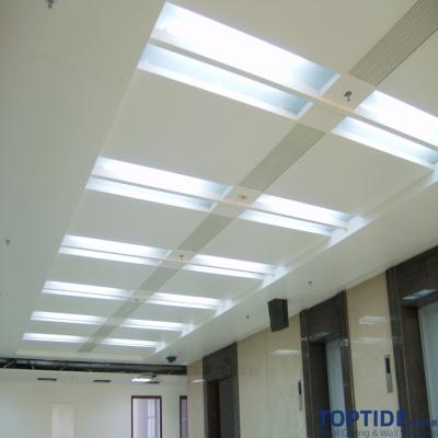 Cina Mattonelle false acustiche perforate dell'interno sospese del soffitto per la griglia di T in vendita