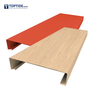 Cina Polvere di soffitto a strisce metalliche di forma lineare rivestita per isolamento acustico decorativo in vendita