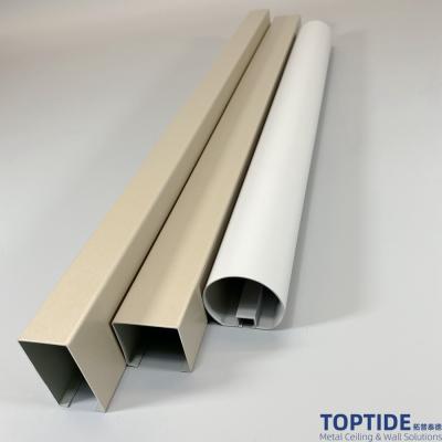 Cina Deflettori fonoassorbenti su misura d'attaccatura acustici espelsi di profilo decorativo del soffitto in vendita