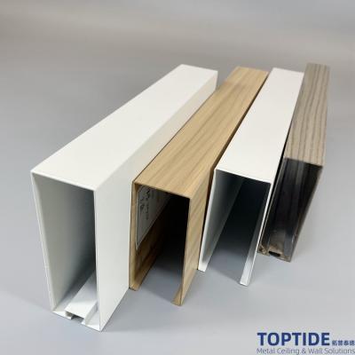 Cina Deflettori fonoassorbenti su misura d'attaccatura acustici espelsi di profilo decorativo del soffitto in vendita