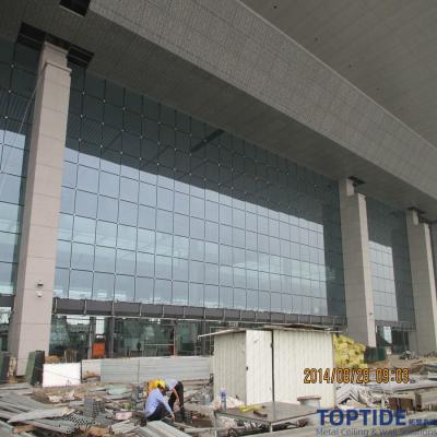 Cina Il soffitto commerciale di goccia del nastro metallico piastrella il gancio di alluminio di costruzione 2 x 4 su Diamond Mesh Ceiling Board in vendita