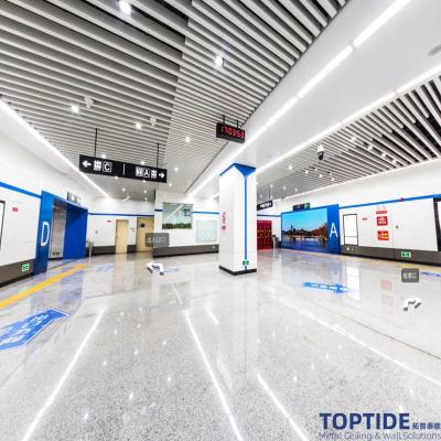 Cina Il certificato del ctc ha curvato il soffitto di alluminio del metallo del deflettore di 150mm per l'aeroporto in vendita