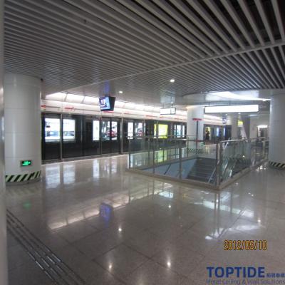 China o rolo de 1.2mm forma a tira de teto suspendida da parede de Buidling Decorational do teto do defletor da forma de U o metal branco à venda