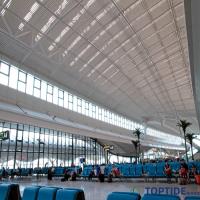 China Windproof Suspended Aluminium Multi Panel System White Metal Square Linear Strip Ceiling Grid for sale
