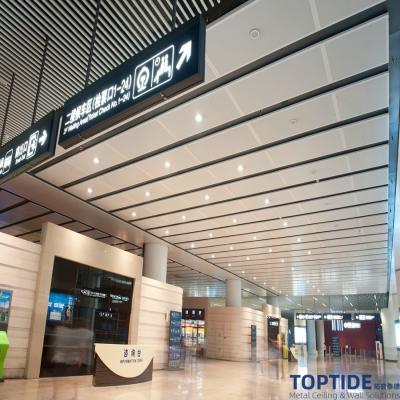 China Het naar maat gemaakte Gebogen Decoratieve Metaal van het Aluminiumprofiel schortte de Multiraad van het Systeemplafond op Te koop