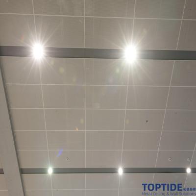Cina Mattonelle sospese di alluminio del soffitto del quadrato di isolamento acustico perforato acustico in costruzione di Decorational della rottura certificate CE in vendita