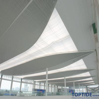 Cina Il profilo di alluminio meravigliosamente a forma di su misura ha sospeso la plancia della striscia del deflettore del metallo della struttura in vendita