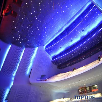 Cina Mattonelle sospese acustiche curve ondulate del soffitto del metallo del soffitto perforato di alluminio su misura teatro dell'opera in vendita