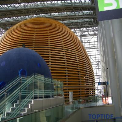 Cina Soffitto lineare esterno del metallo del bordo di alluminio del soffitto di resistenza al vento 135mm in vendita