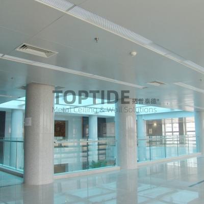 Cina I CNC 2 x 4 hanno sospeso i pannelli di alluminio del metallo per le mattonelle del soffitto in vendita