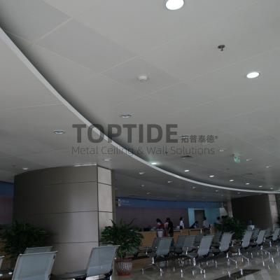 Cina La sostituzione dell'alluminio del rivestimento del metallo del soffitto della parete ha sospeso le mattonelle impermeabili del soffitto di goccia in vendita
