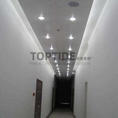 Cina Sistema di alluminio decorativo del soffitto di griglia di progettazione del soffitto lineare di alluminio speciale della striscia in vendita