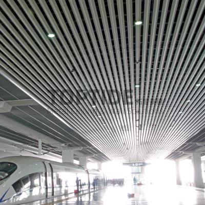 Cina Il soffitto commerciale sospeso del metallo piastrella i pannelli per soffitti di alluminio perforati su misura acustici in vendita