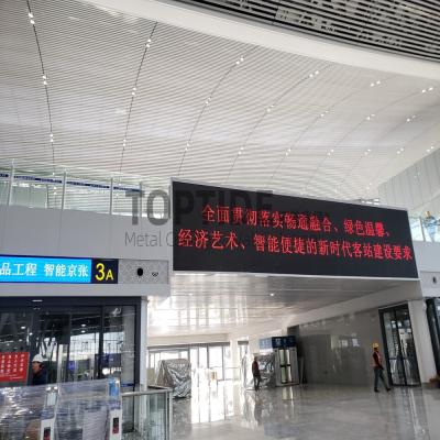 Cina Il pannello acustico sospeso metallo all'aperto di costruzione della facciata ha perforato le mattonelle di alluminio del soffitto in vendita