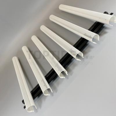Cina Il pannello acustico sospeso metallo all'aperto di costruzione della facciata ha perforato le mattonelle di alluminio del soffitto in vendita