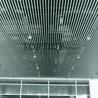 China PVDF2 deklaag Opgeschorte van het de Tegels Decoratieve Buiten Onverwachte Slot van het Metaalplafond het Plafondtegels Te koop