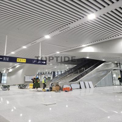 China Fogo de alumínio da tira do metal barato avaliado para a decoração falsa de construção do teto da parede à venda