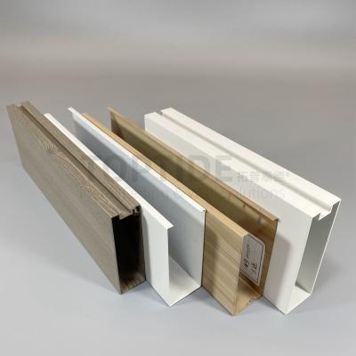 Cina L'abitudine sospesa del soffitto del metallo ha curvato i pannelli per soffitti falsi di alluminio in vendita