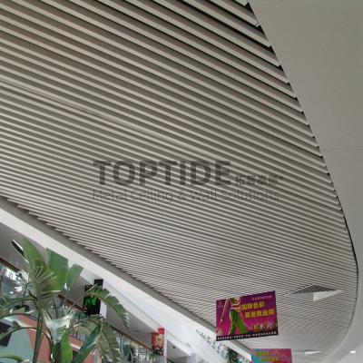 Cina Lo schiocco espulso di alluminio di profilo del deflettore di Deco ha sospeso il soffitto lineare di alluminio del metallo in vendita