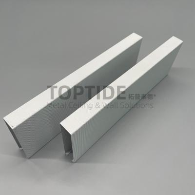 China Microporous van het de Decoratiedak van het Aluminium Akoestische Plafond van de het Metaaldaling Lineaire Plafond Te koop