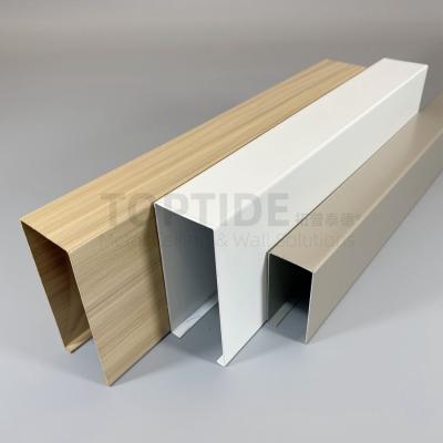 Cina Rivestimento decorativo della parete del pannello del metallo curvo striscia lineare di alluminio dei materiali da costruzione in vendita