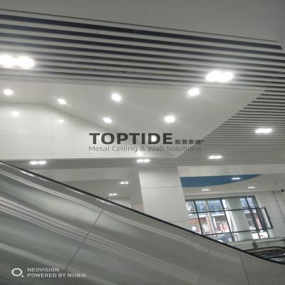 China De commerciële van het het Schotplafond Gebogen Schot van het de Bouwmetaal Strook Shell Cladding Te koop