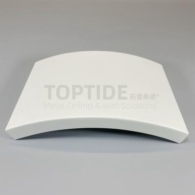 中国 耐久の銀製の倍はフレームが付いているアルミニウム天井板/アルミニウム装飾的な壁パネルを曲げた 販売のため