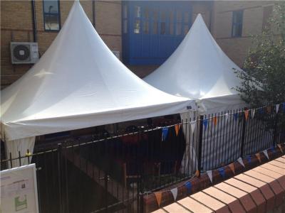 China Tienda blanca erigida rápida de la pagoda del festival exterior del acontecimiento propósito multi del 10ft del x 10ft con Windows transparente en venta